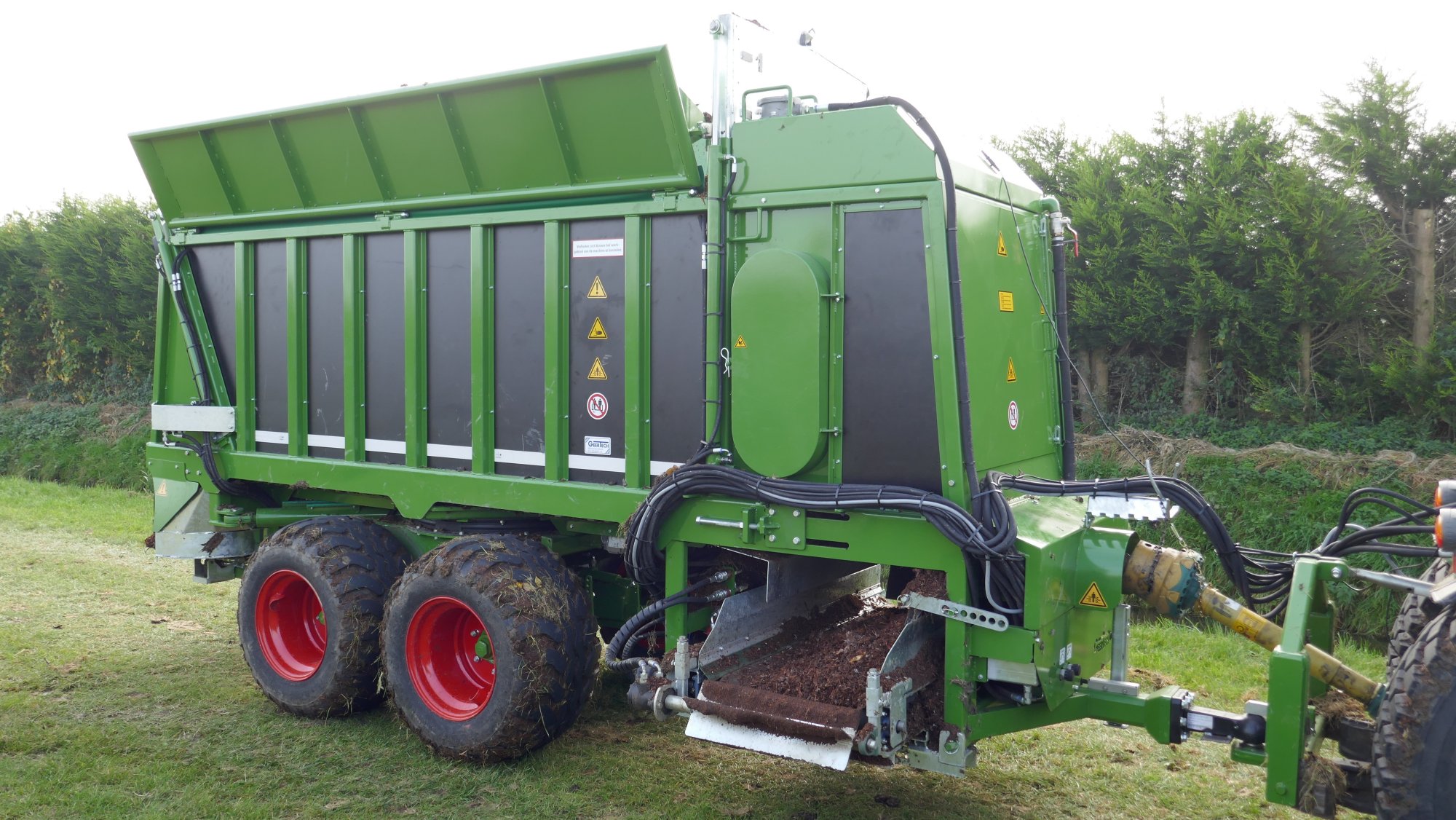 Geertech - Multi Spreaders - Fruit Growers Machines By Geertech