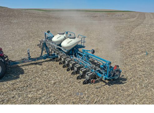 Kinze 3605 Pivot Fold Planter