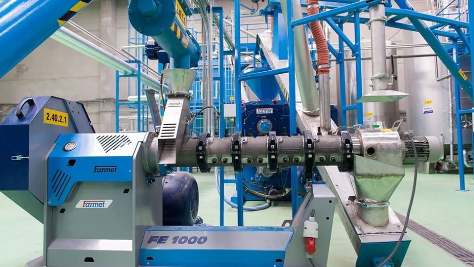 Farmet EP1 One-Level Pressing With Extrusion