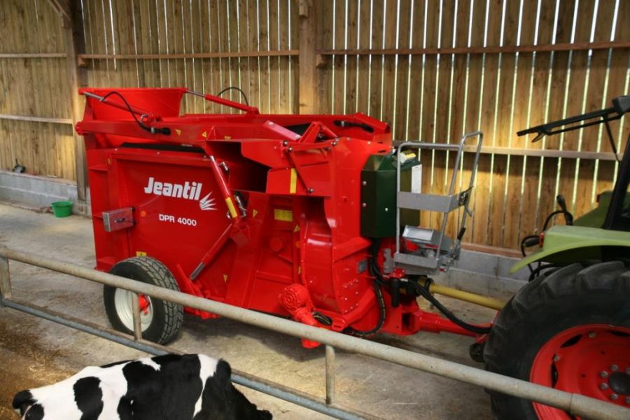 DPR 4000 SD - Silage Feeder Straw Blower - Silage Unloaders ...