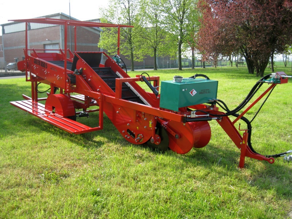 Carlotti - GREEN 650/5L - Single-Row Potato Digger-Harvester ...