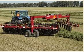 ForÂ­ward - DARF - Products - Hay Rakes by Forward Farm Lines